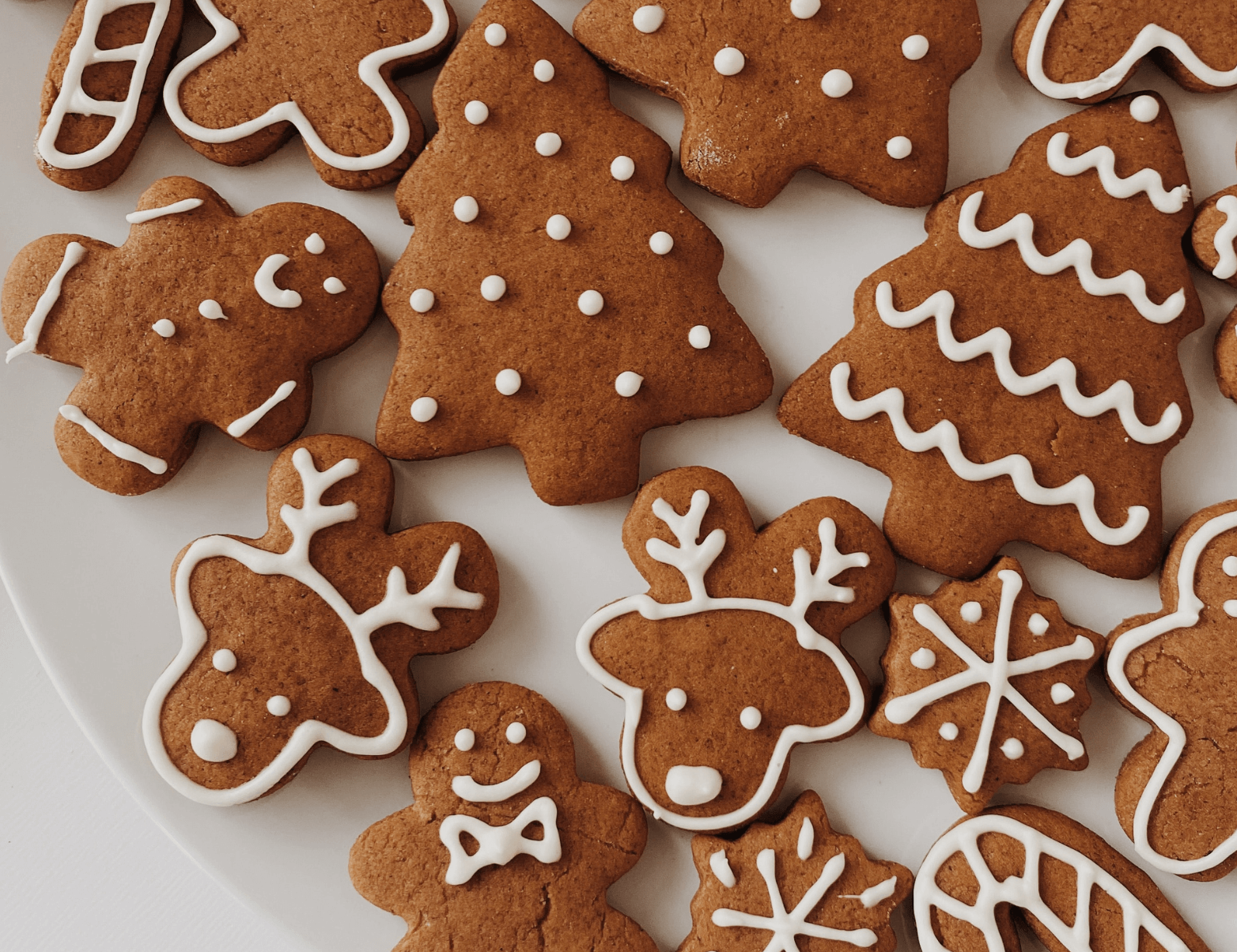 Zees Grill's Gingerbread Cookies Recipe - Niagara's Finest Hotels